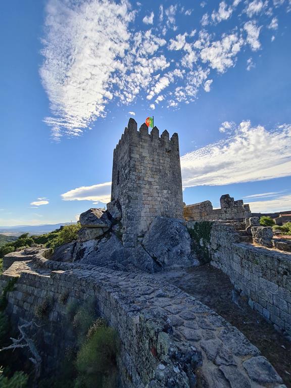 Como visitar Sortelha? O que ver, fazer e onde ficar nesta aldeia ...